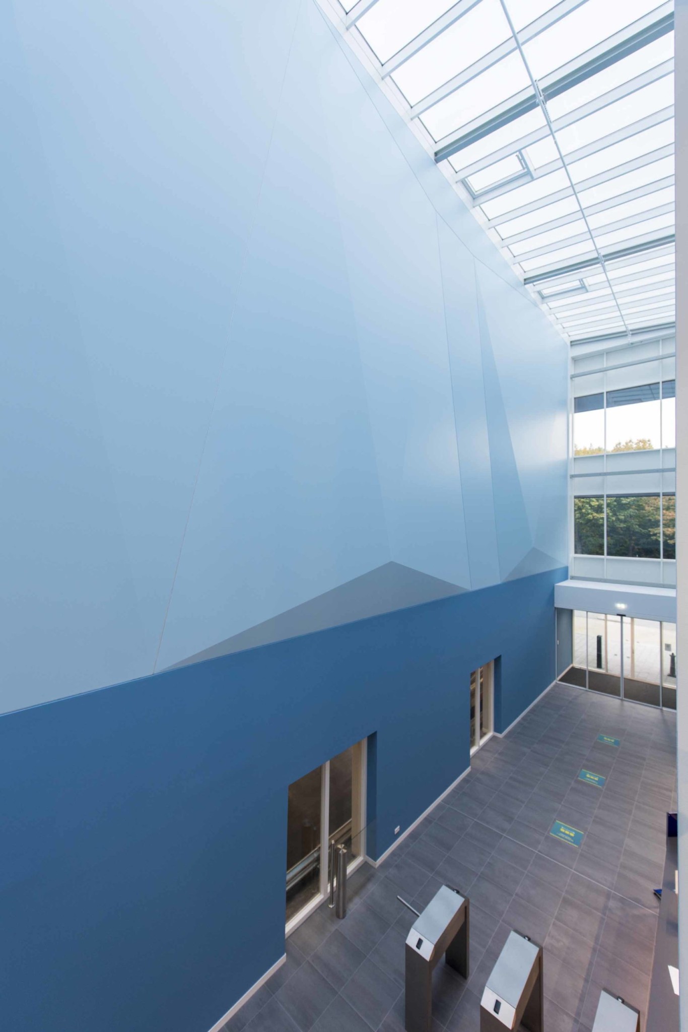 Decathlon-Tilburg-02 – NEWMAT Stretch Ceiling & Wall Systems